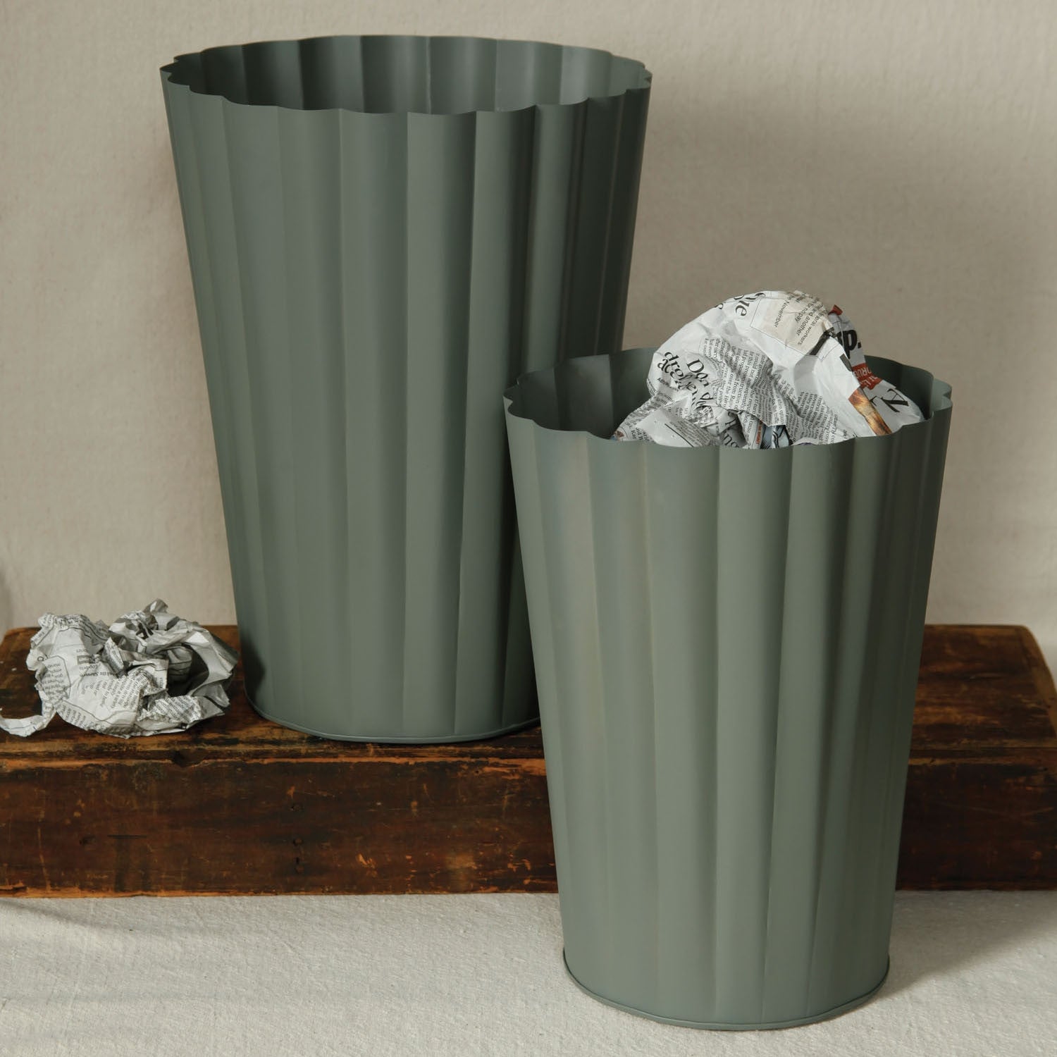 Curve Zinc Wastebin - Froy.com