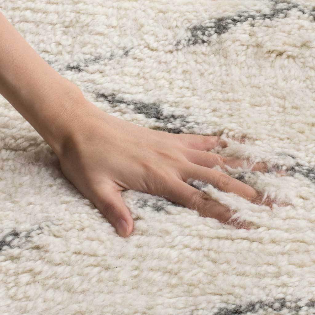 Casablanca Geometry Ivory/Gray Area Rug - Froy.com