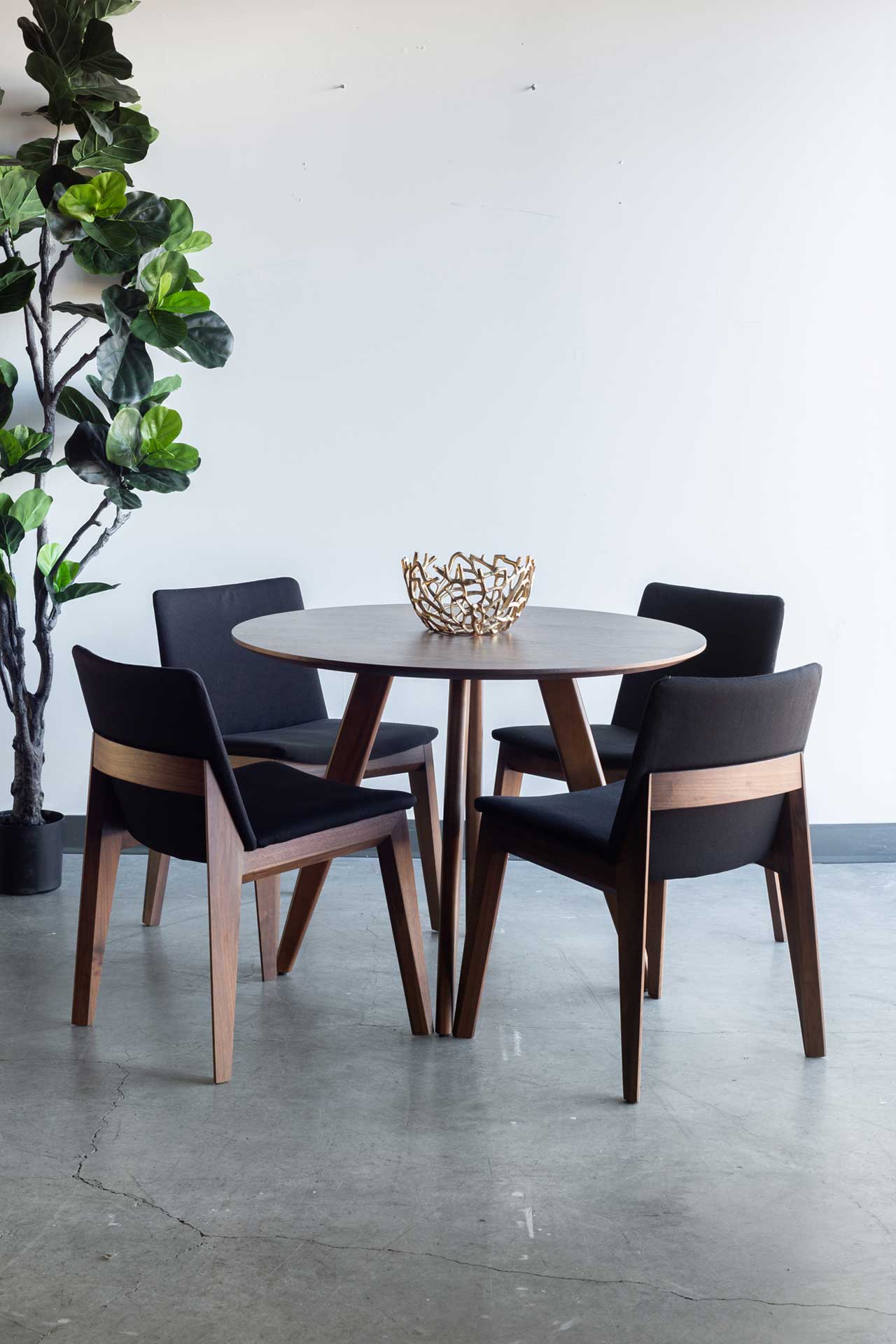 Dana Dining Table Walnut - Froy.com