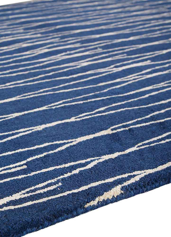 Hollis Beau Blue/White Area Rug - Froy.com