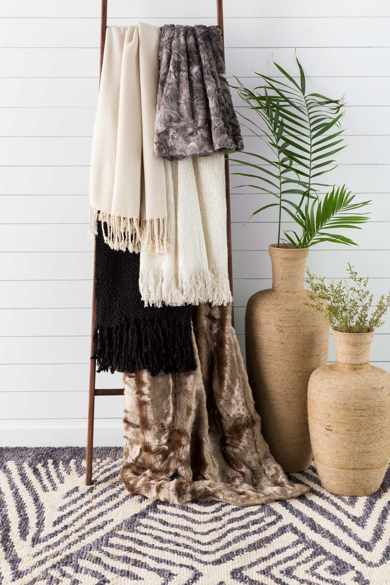 Turner Solid Neutral Throw - Froy.com